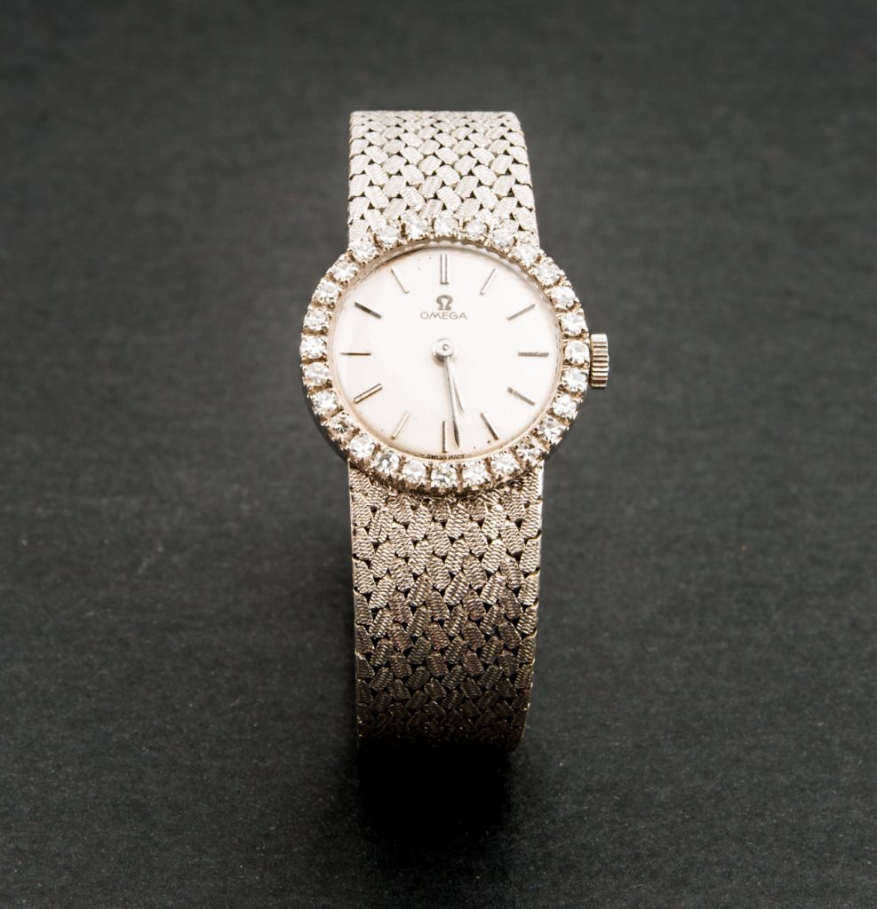 Reloj de señora Omega de oro blanco con brillantes. | JOYERIA ALVIORO